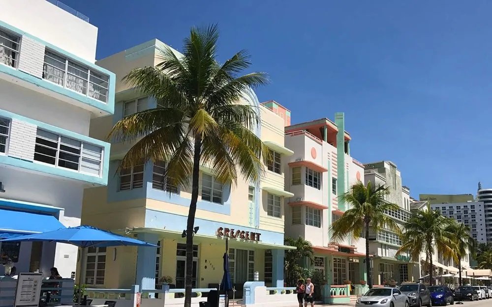 Art Deco Tours in Miami Beach – Discover Iconic Style